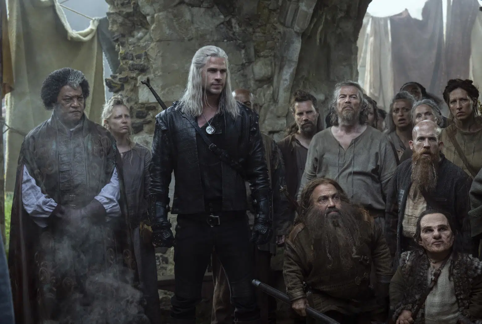 Liam Hemsworth’s Witcher Debut Wins Fans — But Ciri Steals the Show ...